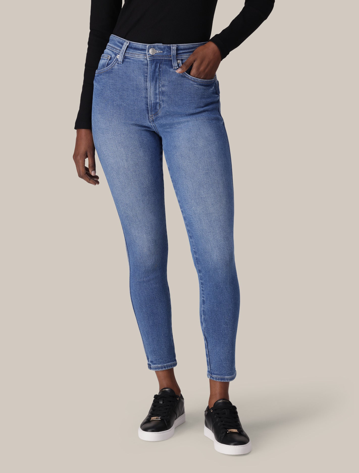 Ashley Mid-Rise Mid Wash Jeans Mid Wash | Forever New