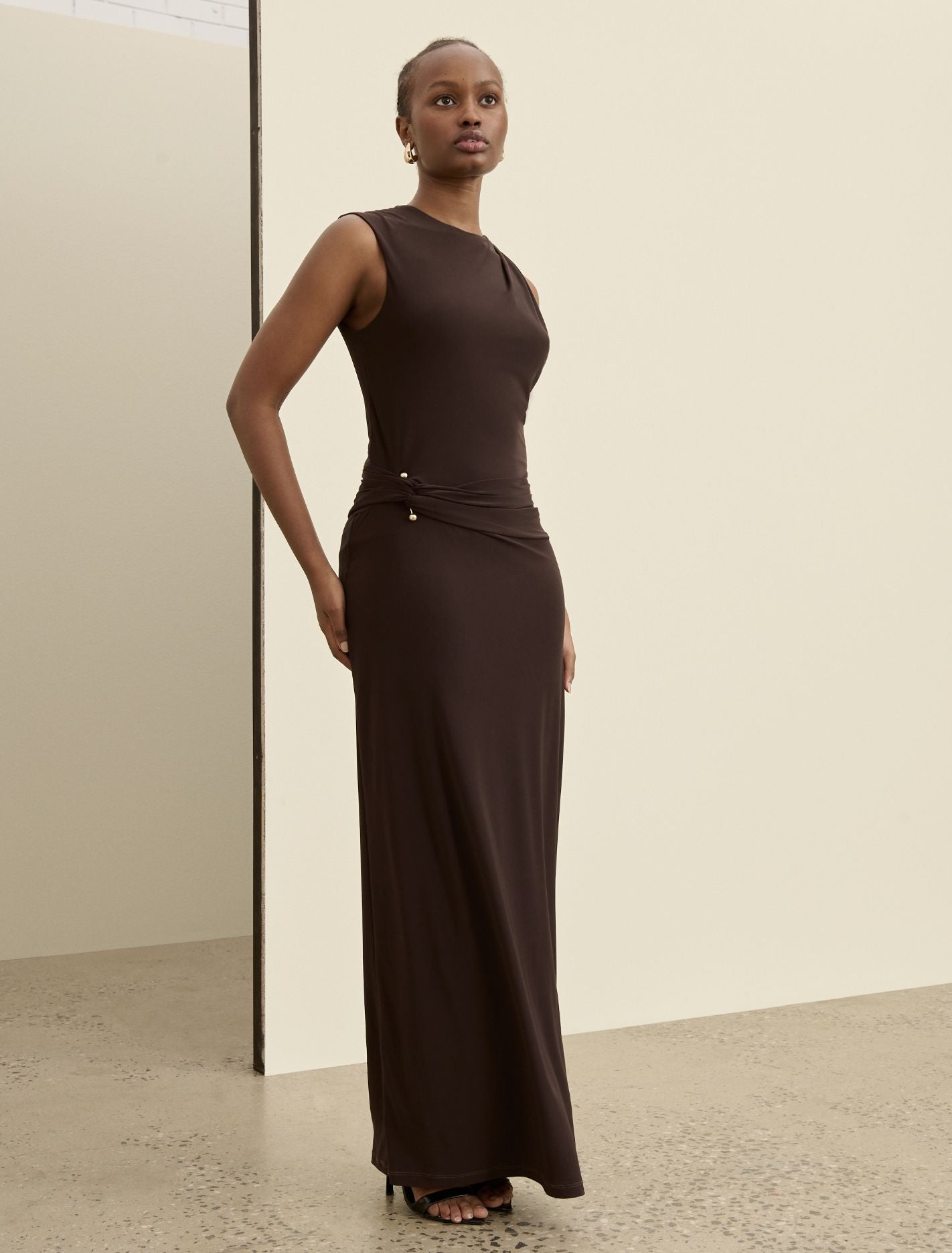 Jess Hardware Bodycon Maxi Dress Dark Chocolate | Forever New